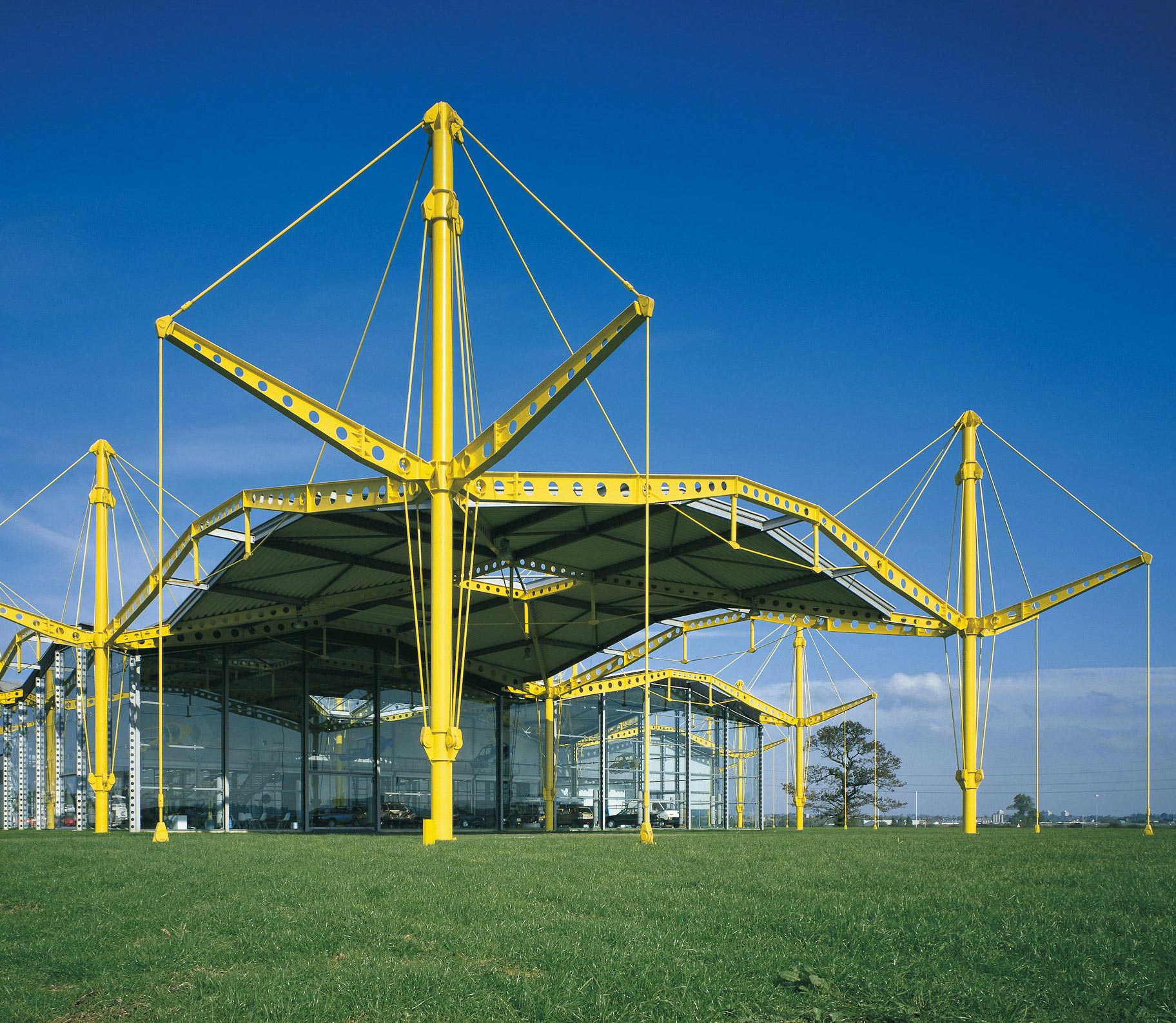 Macalloy | The Renault Distribution Centre, Swindon, UK